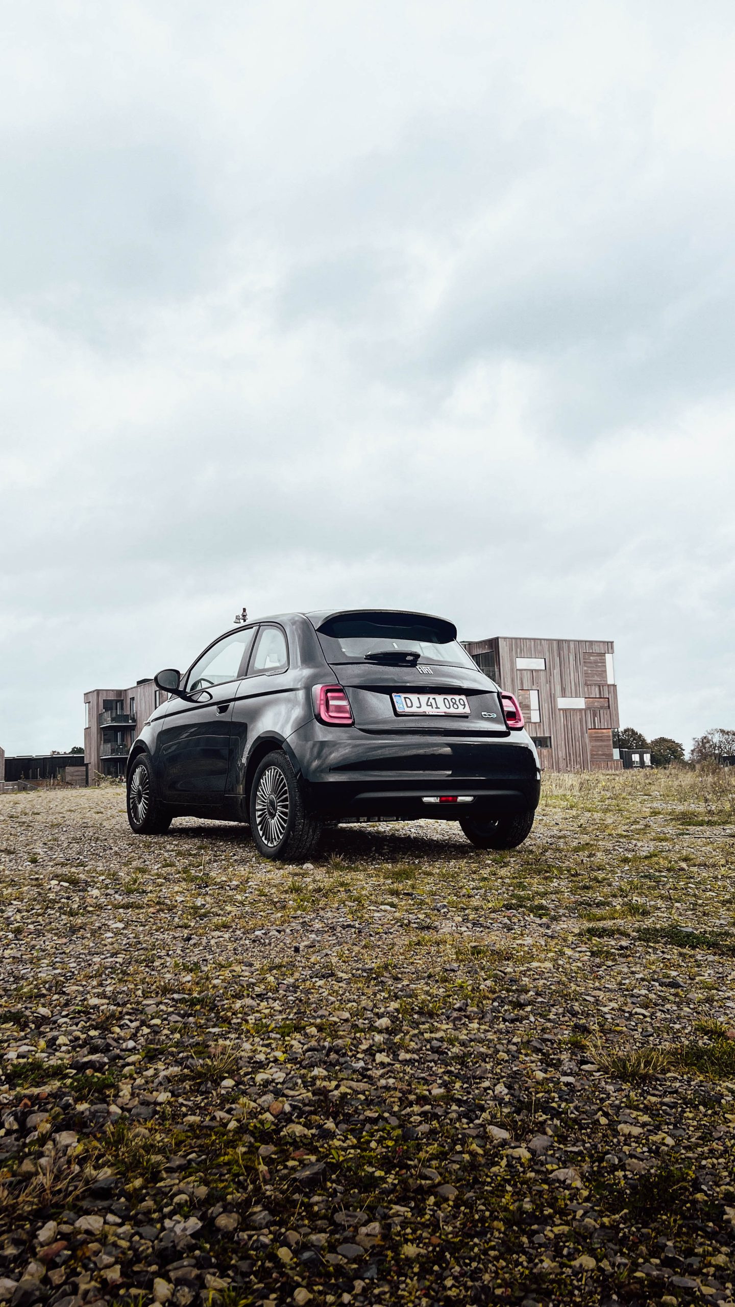 P. Christensen: Forhandler af nye person- og erhvervsbiler